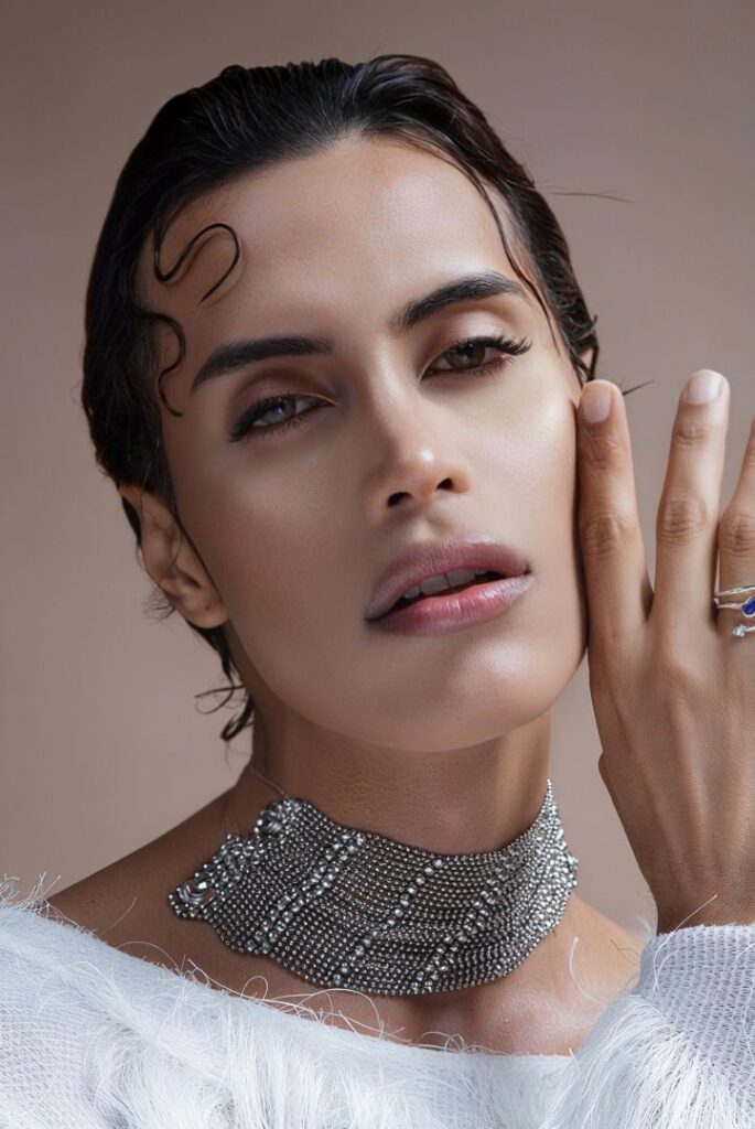 Cris Castrillón doesn't need Darkness to Shine Bright - The Vanilla issue